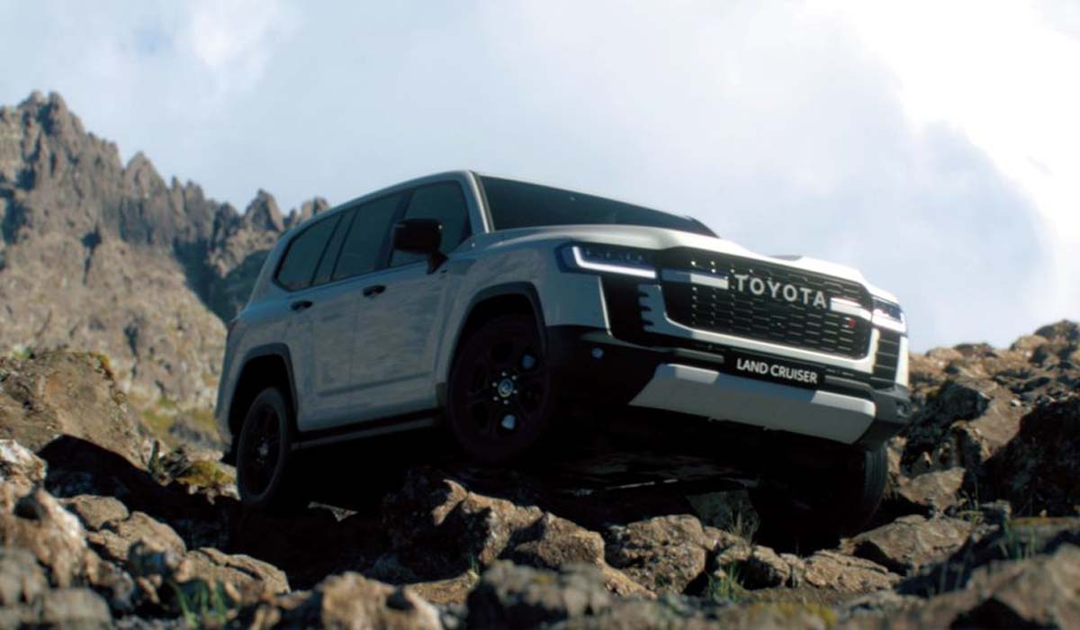 StriveME - لاند كروزر 2022 LC 300 مواصفاتها الحديثة والاسعار